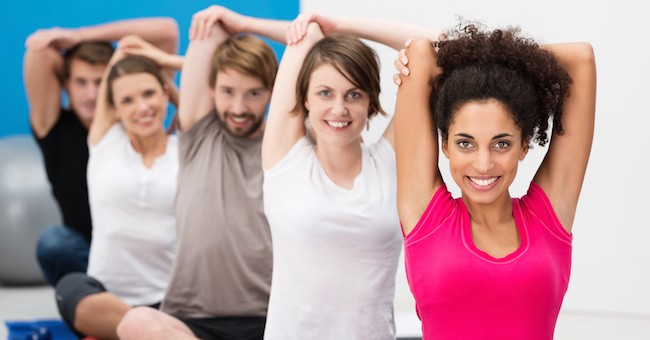 Stretching spalle: esercizi passo passo - GreenStyle