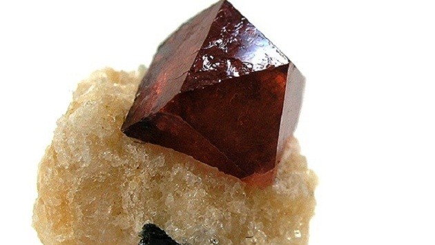 Zircone: proprietà e significato - GreenStyle