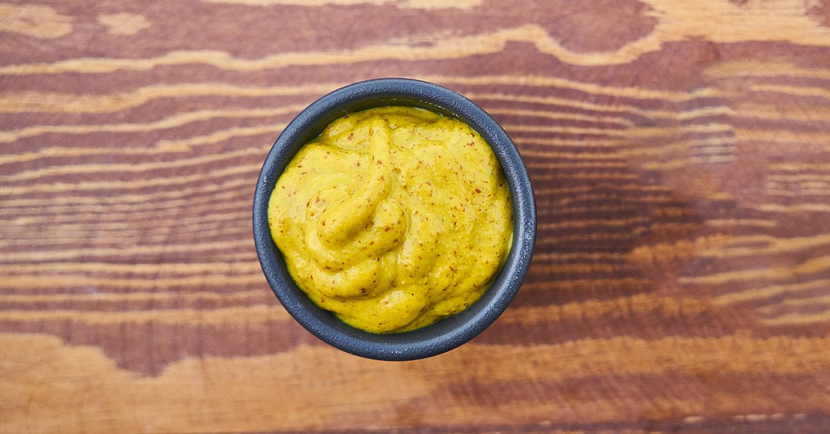 Senape: proprietà della spezia, calorie, usi e salsa - GreenStyle