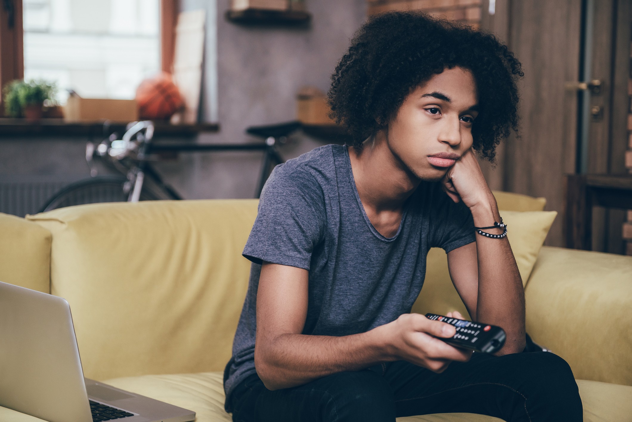 Adolescenti: disagio emotivo per l'80%, autolesionismo per il 15% ...